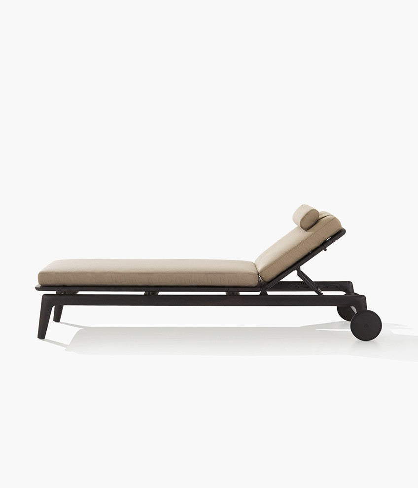 Magnolia sunbed – Studio Italia