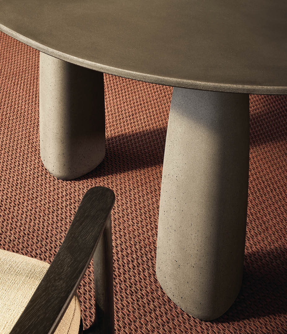 Monolith outdoor dining table – Studio Italia