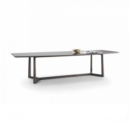 Gipsy dining table – Studio Italia