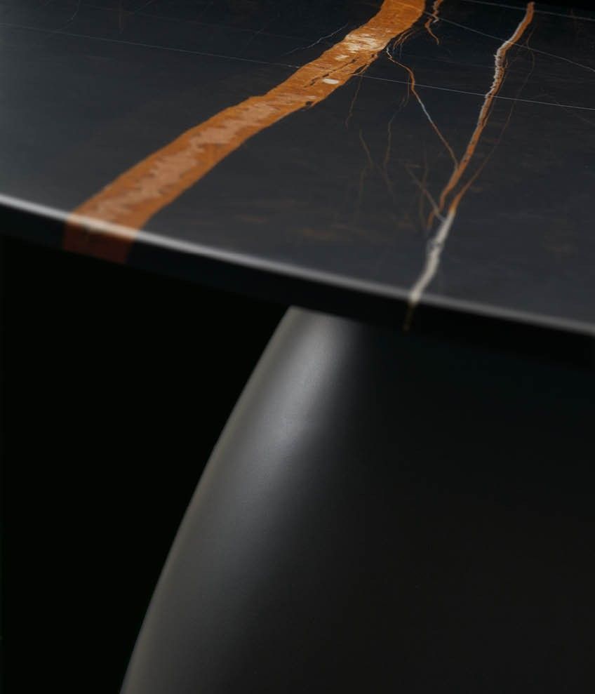 Monolith dining table – Studio Italia