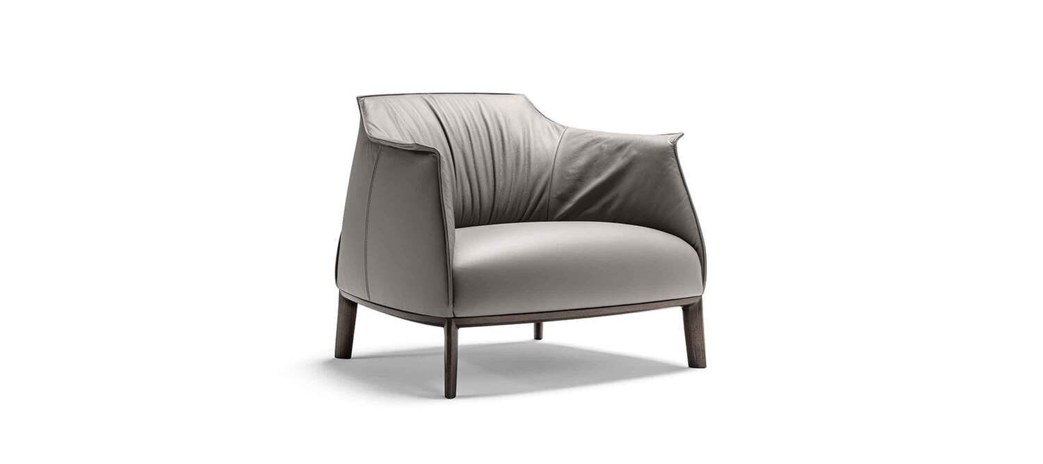 Archibald large | armchair with wood base – Studio Italia