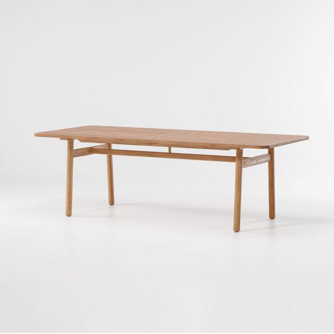 Riva outdoor dining table – Studio Italia